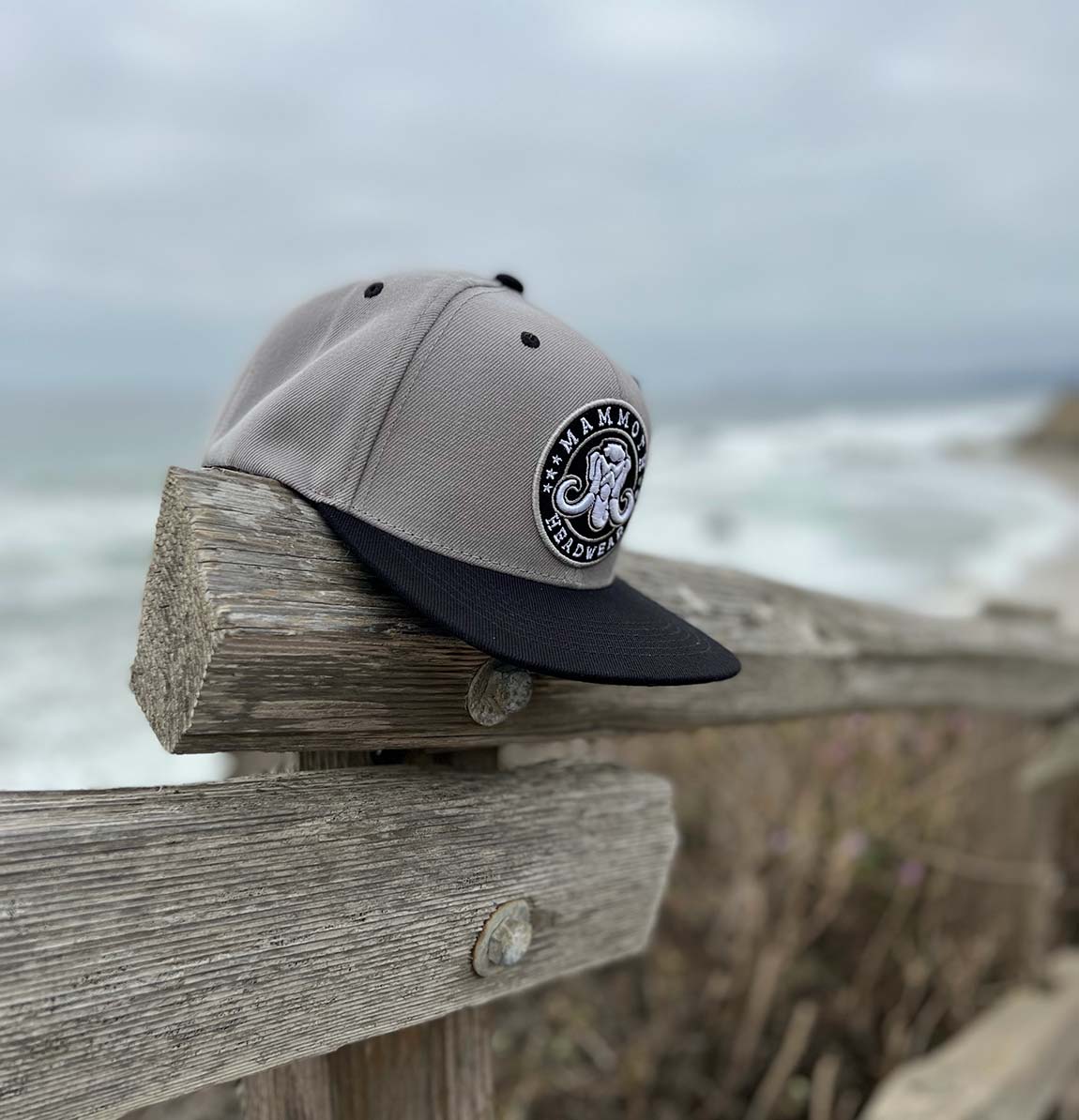 Classic Snapback Grey Hat - Sleek and Versatile